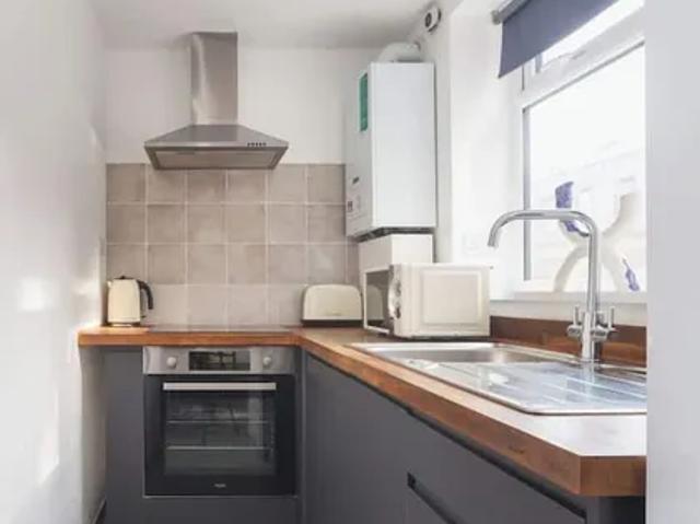 London, NW2 2AR, United Kingdom | 3 bed apartment for rent #168030956 | Rentberry
