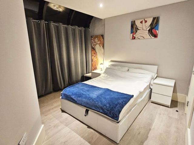 London NW3, Studio to rent, £1,500 pcm | PrimeLocation