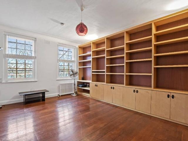 London NW3 1 bed flat to rent £2,253 pcm £520 pw