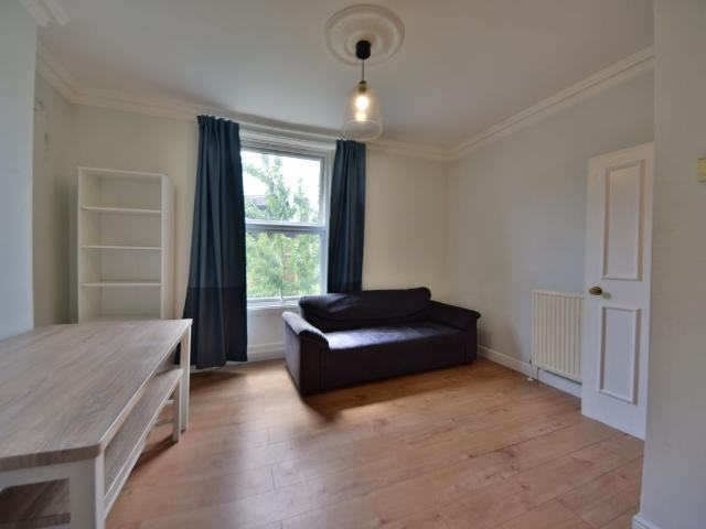 London NW3, 2 bed flat to rent, £2,350 pcm | PrimeLocation