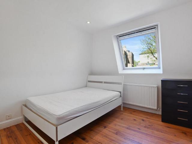 London NW3 5 bed flat to rent £1,179 pcm £272 pw