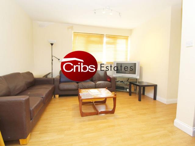 London SM4, Room to rent, £875 pcm | PrimeLocation