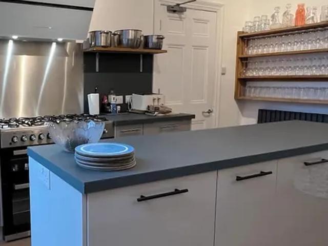 London, SE6 2TP, United Kingdom | 10 bed house for rent #160311920 | Rentberry