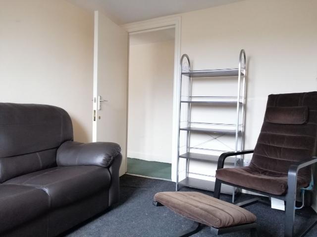 London SE8, 1 bed flat to rent, £1,300 pcm | PrimeLocation