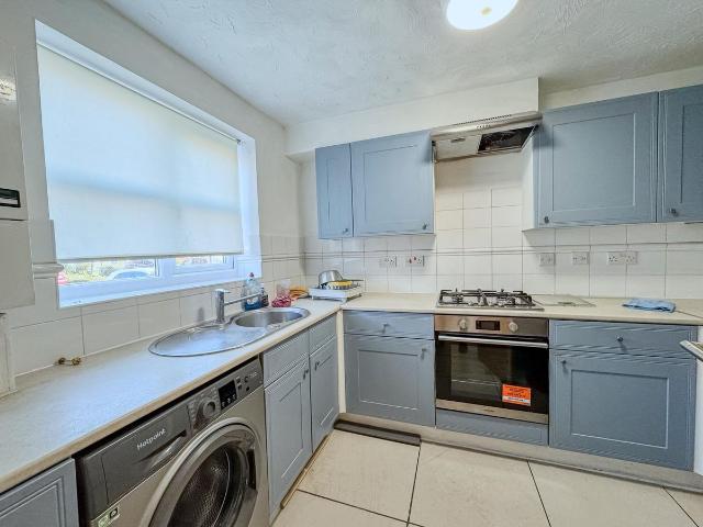 London SE8, 3 bed terraced house to rent, £3,100 pcm | PrimeLocation