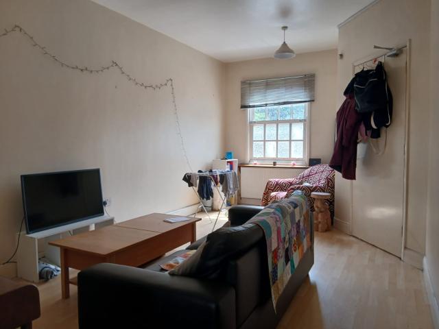 LONDON, SE8 4PJ