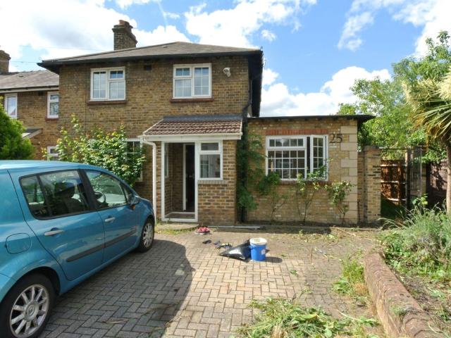 London SE9, 4 bed semi detached house to rent, £3,200 pcm | PrimeLocation
