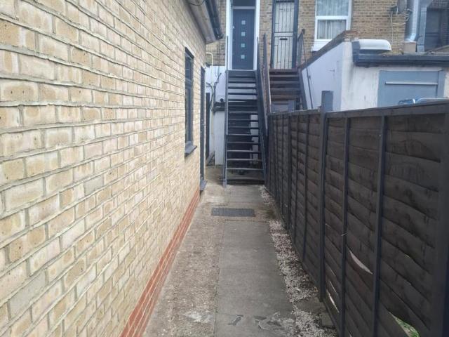 LONDON, SE13 2 bed flat to rent £1,550 pcm £358 pw