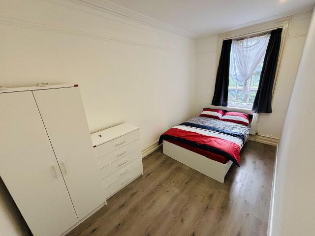 London SE13, Room to rent, £815 pcm | PrimeLocation