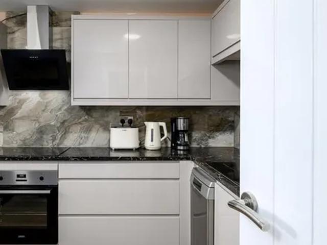 London, SE11 6HY, United Kingdom | 3 bed apartment for rent #160271212 | Rentberry