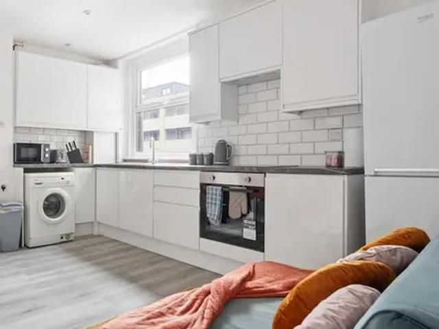 London, SE17 1JE, United Kingdom | 3 bed house for rent #165028782 | Rentberry