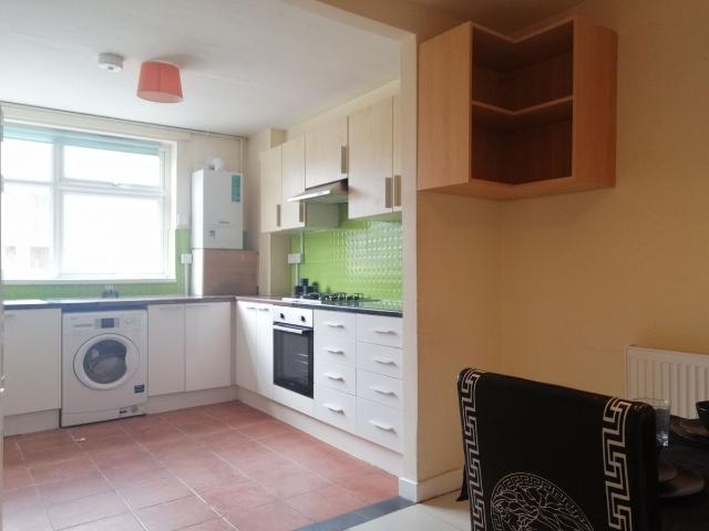 London SE14, 4 bed flat to rent, £2,800 pcm | PrimeLocation