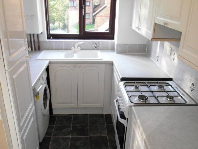 London SE14, 2 bed flat to rent, £1,850 pcm | PrimeLocation