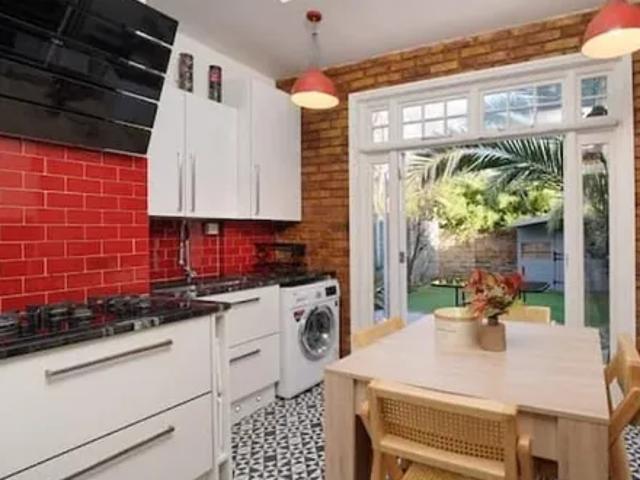 London, SE15 6EF, United Kingdom | 3 bed house for rent #165083882 | Rentberry