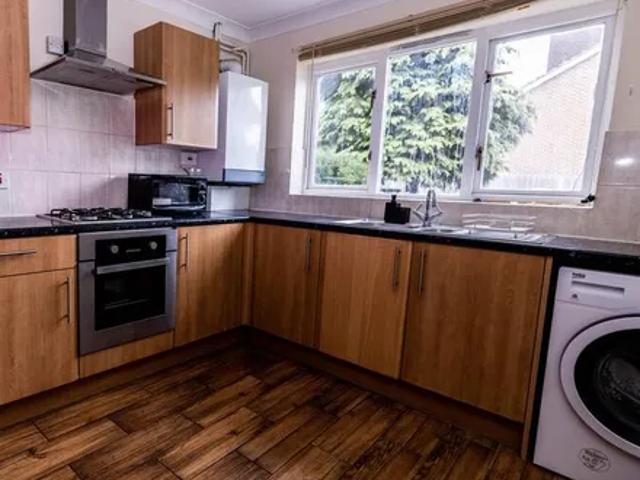 London, SE15 3SY, United Kingdom | 3 bed house for rent #120444664 | Rentberry