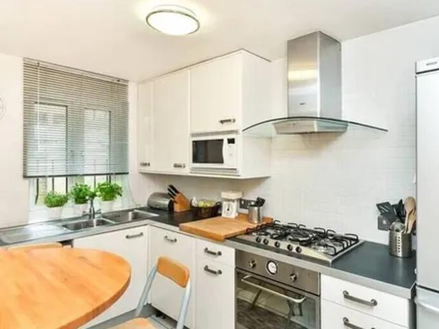 London, SE16 7RB, United Kingdom | 4 bed townhouse for rent #113979275 | Rentberry