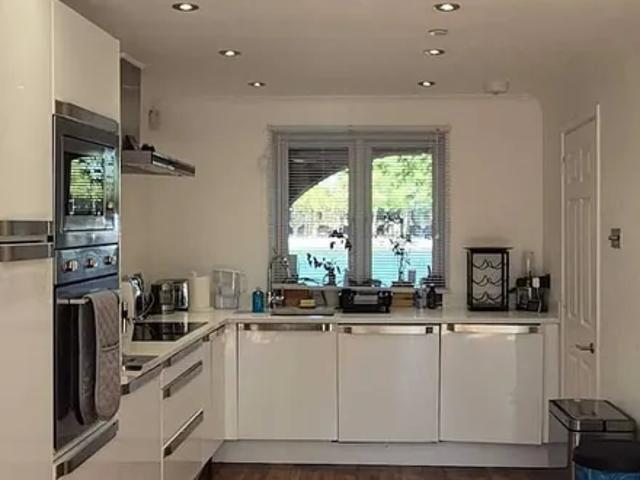 London, SE16 7RW, United Kingdom | 4 bed townhouse for rent #165947562 | Rentberry