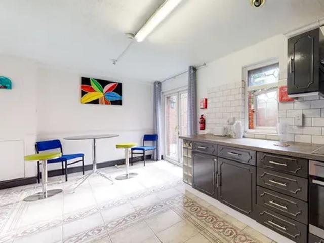 London, SE16 2BX, United Kingdom | 4 bed house for rent #130642049 | Rentberry