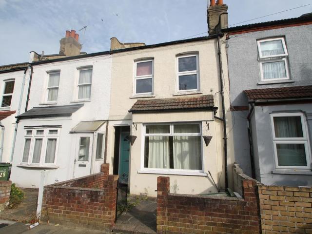 London SE18 2 bed terraced house to rent £1,675 pcm £387 pw