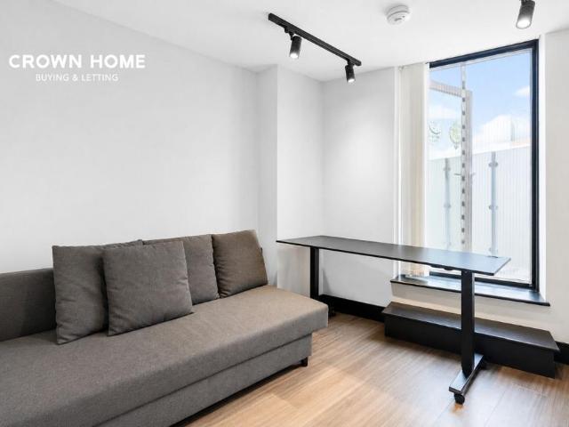 London SE1 1 bed apartment to rent £2,250 pcm £519 pw