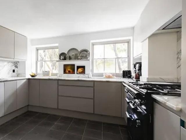 London, SE1 4YS, United Kingdom | 3 bed townhouse for rent #115283846 | Rentberry
