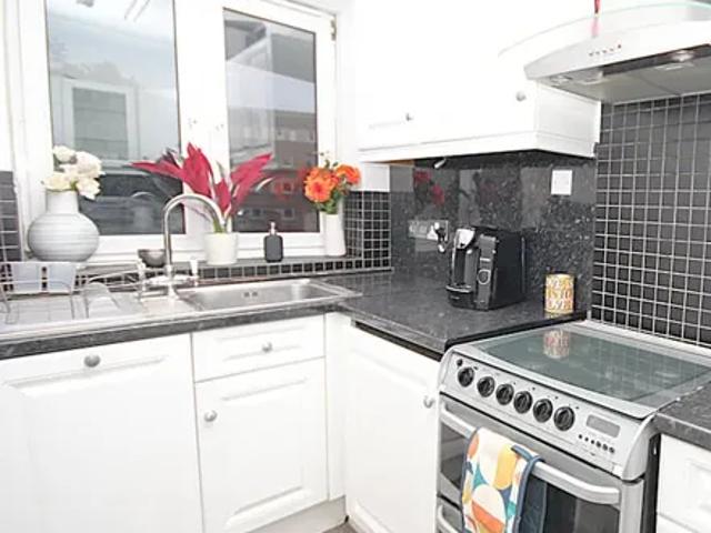 London, SE1 4EG, United Kingdom | 3 bed apartment for rent #165039647 | Rentberry