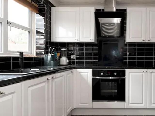 London, SE28 8TF, United Kingdom | 4 bed house for rent #131490942 | Rentberry