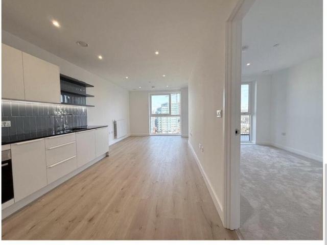 London SE28 1 bed flat to rent £1,699 pcm £392 pw