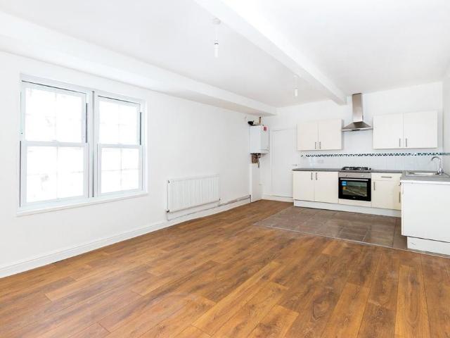 London Stile, Chiswick, W4 2 bed terraced house to rent £1,850 pcm £427 pw