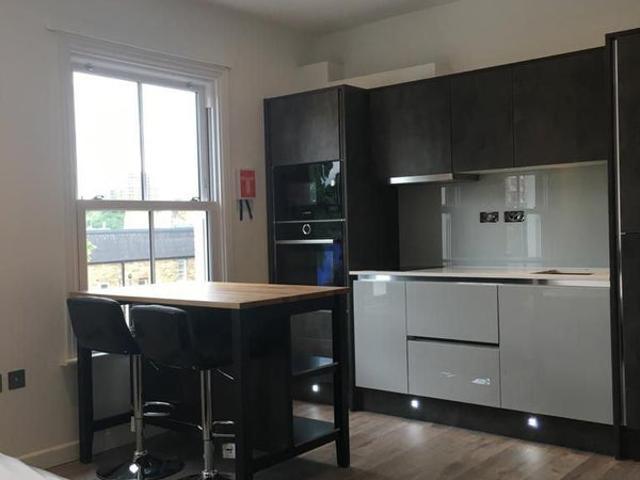 London Stockwell Studio Flat All Bills Inc