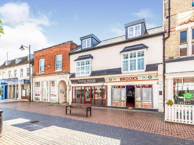 London Street, BASINGSTOKE, RG21 1 bed apartment to rent £1,050 pcm £242 pw
