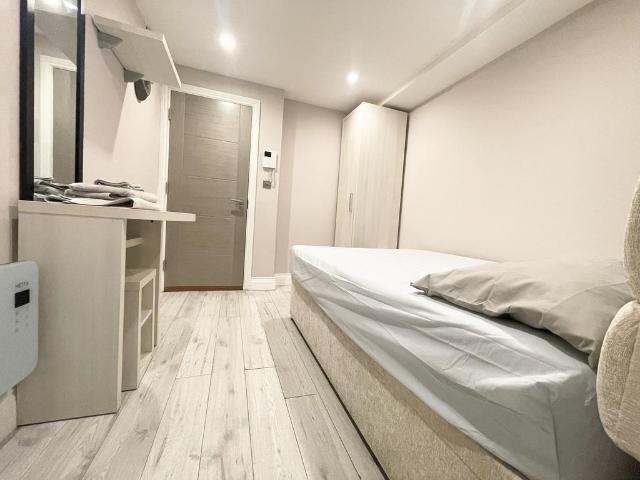 London Street, London W2 Studio to rent £1,600 pcm £369 pw