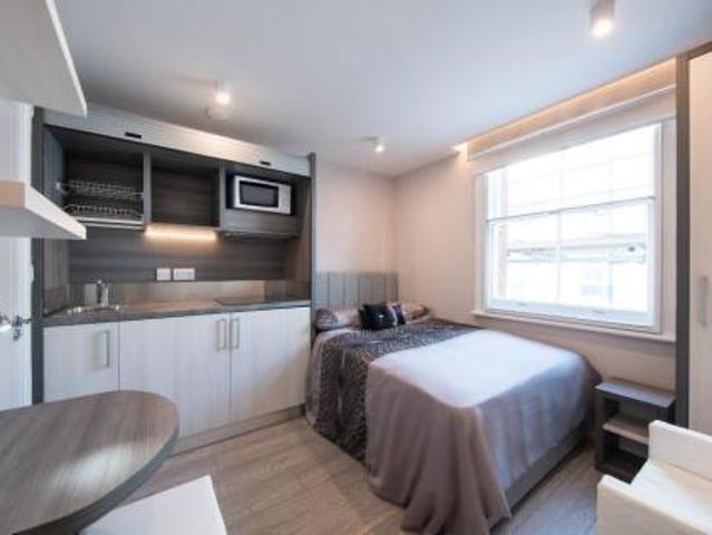 London street, London W2 Studio to rent £1,750 pcm £404 pw