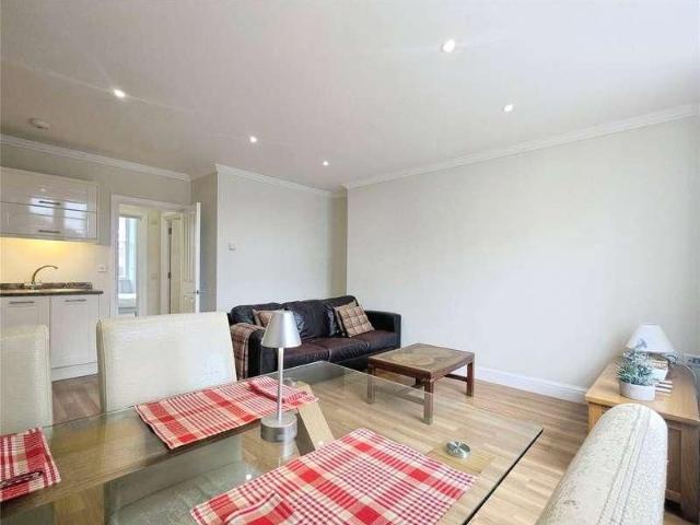 London Street, Reading, Berkshire, RG1