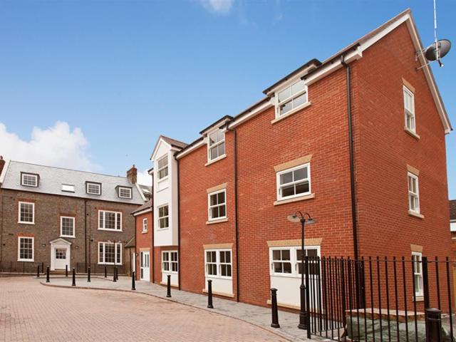 London Street, Reading RG1, 2 bed flat to rent, £1,800 pcm | PrimeLocation