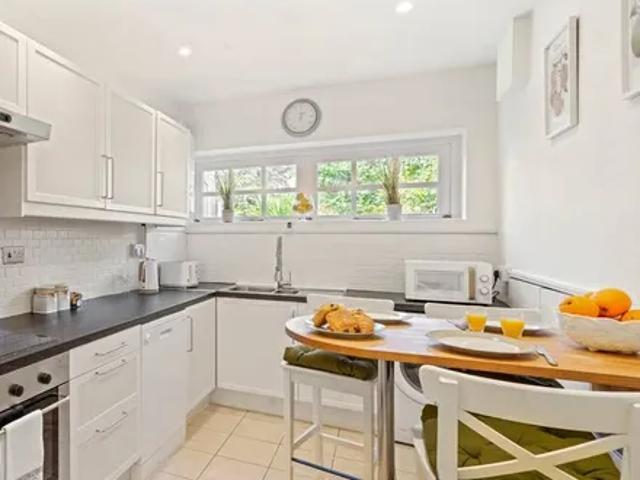 London, SW4 9BP, United Kingdom | 3 bed house for rent #105951857 | Rentberry