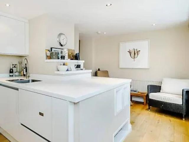 London, SW5 0LA, United Kingdom | 3 bed apartment for rent #166716416 | Rentberry