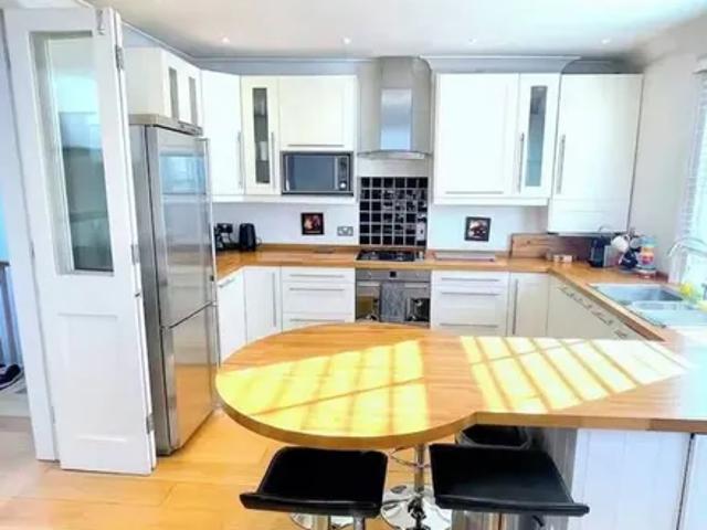 London, SW5 9EZ, United Kingdom | 2 bed apartment for rent #147356477 | Rentberry