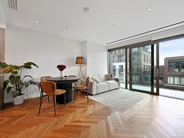 London SW6 1 bed apartment to rent £3,430 pcm £792 pw