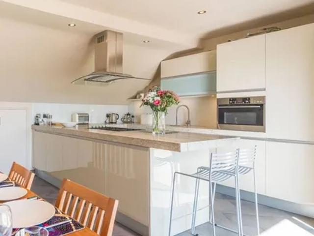 London, SW6 4SR, United Kingdom | 3 bed apartment for rent #107074258 | Rentberry