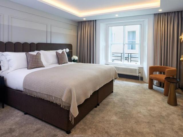 London SW7, 2 bed flat to rent, £19,500 pcm | PrimeLocation