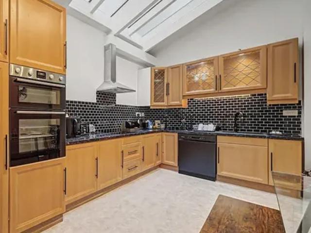 London, SW7 5HY, United Kingdom | 3 bed townhouse for rent #164918666 | Rentberry