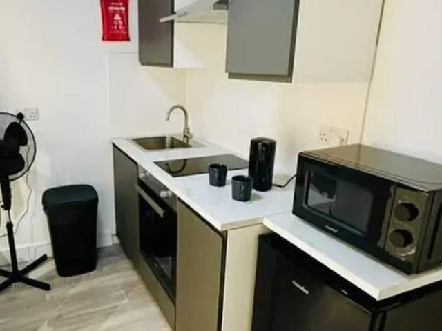 London, SW8 1AA, United Kingdom | Studio apartment for rent #165855806 | Rentberry