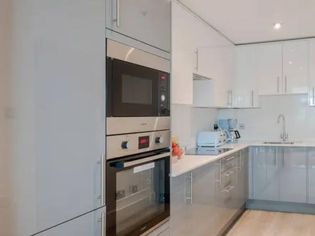 London, SW8 2LP, United Kingdom | 3 bed apartment for rent #121560039 | Rentberry