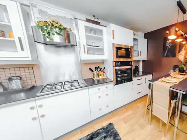 London, SW9 7LF, United Kingdom | 3 bed apartment for rent #166713088 | Rentberry