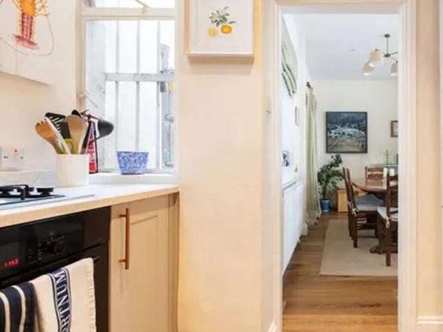 London, SW11 4PS, United Kingdom | 3 bed house for rent #109139187 | Rentberry