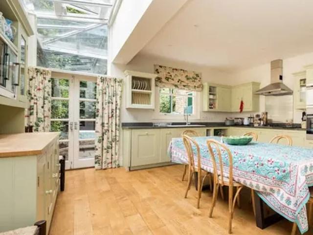 London, SW11 4RY, United Kingdom | 3 bed house for rent #132845539 | Rentberry