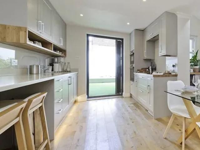 London, SW11 5TR, United Kingdom | 4 bed house for rent #109100701 | Rentberry