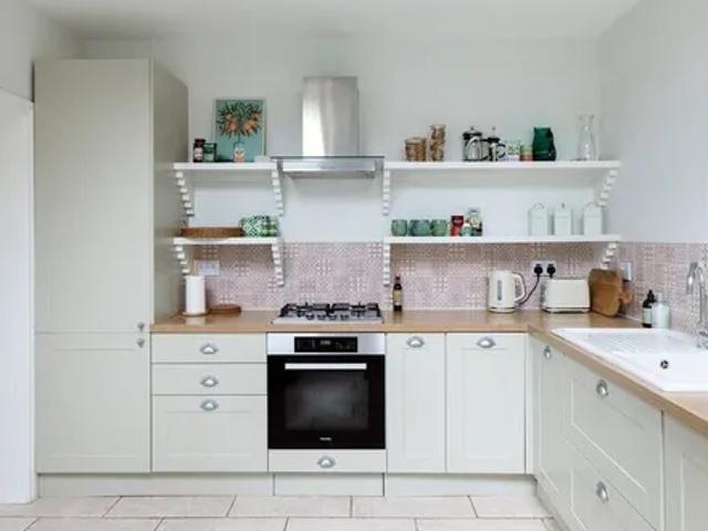 London, SW11 5XA, United Kingdom | 3 bed house for rent #147369257 | Rentberry