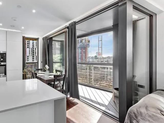 London, SW11 7AA, United Kingdom | 2 bed apartment for rent #165875028 | Rentberry